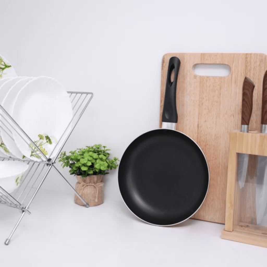 18 CM Non Stick Spiral Base Frying Pan for Easy Cooking – Souk Al Ras